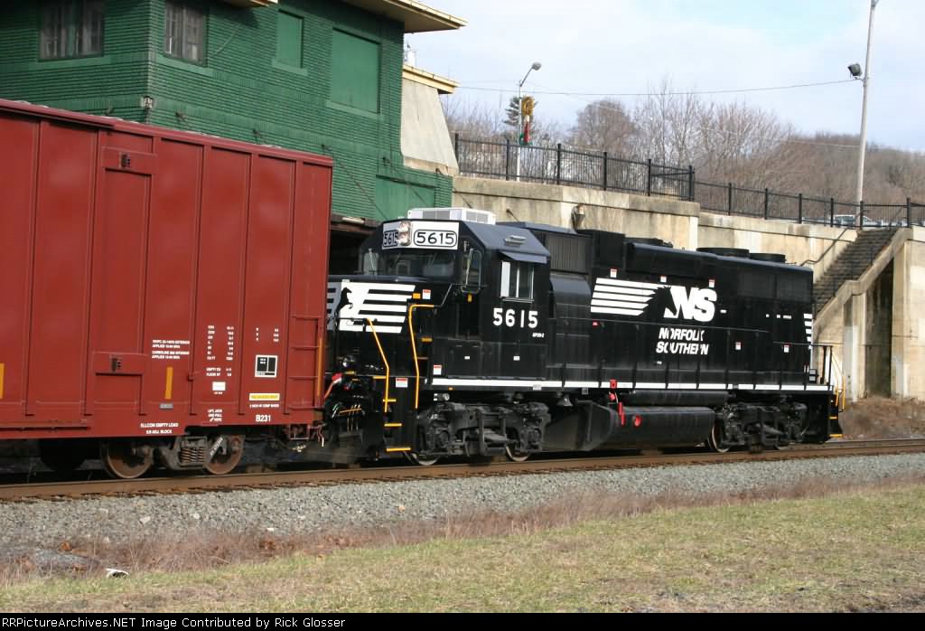 Trailing Unit On WB H76 @1312 hrs.